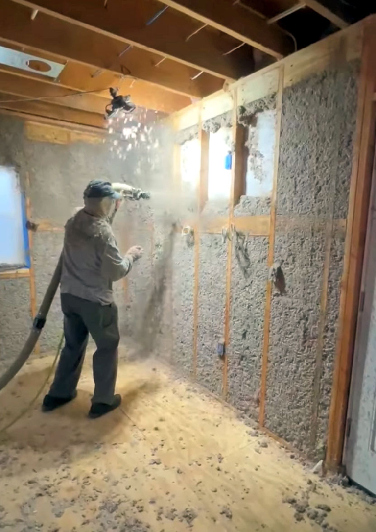 How to spray cellulose insulation properly on the wall until it is ...